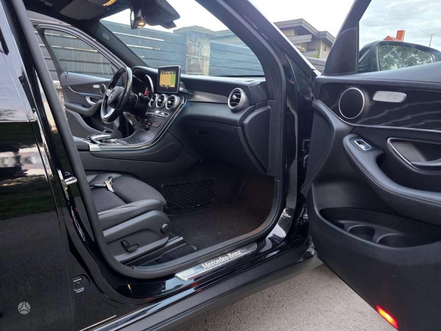 Melns Mercedes-Benz GLC 350 2016 Radviliškis, ar dzinēja tilpumu 1.99 L un nobraukumu 260 tūkst. km par 9150 €, foto 27 vietnē AUTOMOTO.COM.LV