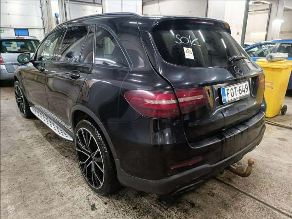 Melns Mercedes-Benz GLC 350 2017 Kauņa, ar dzinēja tilpumu 1.99 L un nobraukumu 262 tūkst. km par 16500 €, foto 4 vietnē AUTOMOTO.COM.LV