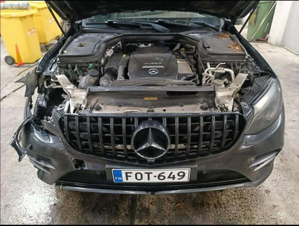 Melns Mercedes-Benz GLC 350 2017 Kauņa, ar dzinēja tilpumu 1.99 L un nobraukumu 262 tūkst. km par 16500 €, foto 7 vietnē AUTOMOTO.COM.LV