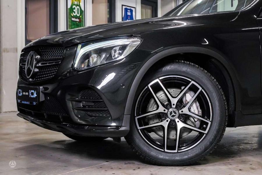 Black Mercedes-Benz GLC 350 2017 in Kaunas, with an engine capacity of 2.99 L and mileage of 205 thousand km for 29950 €, photo 6 on AUTOMOTO.COM.LV