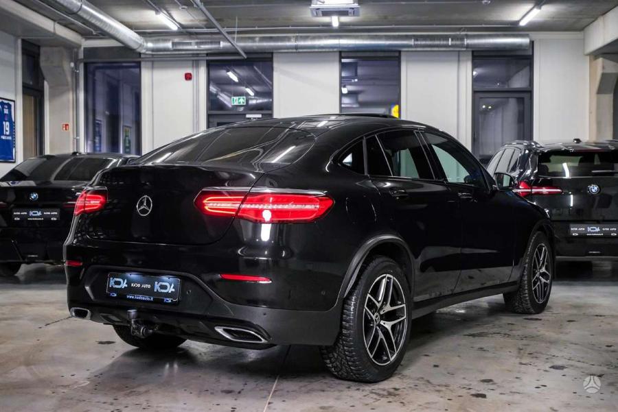 Black Mercedes-Benz GLC 350 2017 in Kaunas, with an engine capacity of 2.99 L and mileage of 205 thousand km for 29950 €, photo 9 on AUTOMOTO.COM.LV