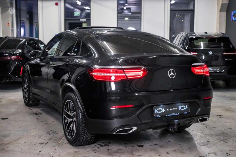 Black Mercedes-Benz GLC 350 2017 in Kaunas, with an engine capacity of 2.99 L and mileage of 205 thousand km for 29950 €, photo 10 on AUTOMOTO.COM.LV