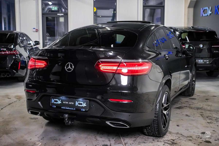 Black Mercedes-Benz GLC 350 2017 in Kaunas, with an engine capacity of 2.99 L and mileage of 205 thousand km for 29950 €, photo 12 on AUTOMOTO.COM.LV