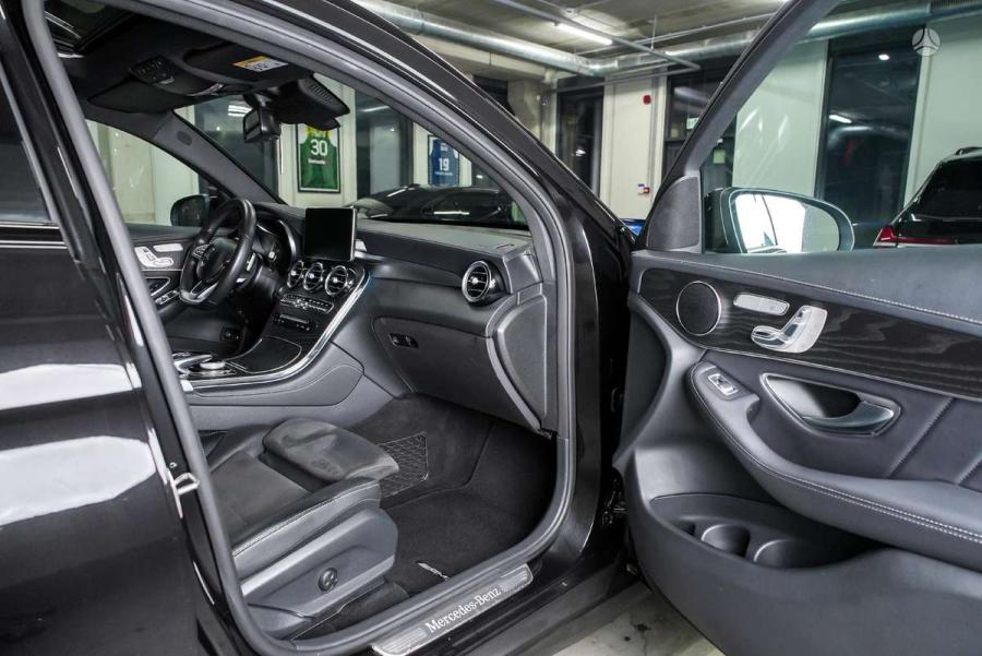 Black Mercedes-Benz GLC 350 2017 in Kaunas, with an engine capacity of 2.99 L and mileage of 205 thousand km for 29950 €, photo 36 on AUTOMOTO.COM.LV