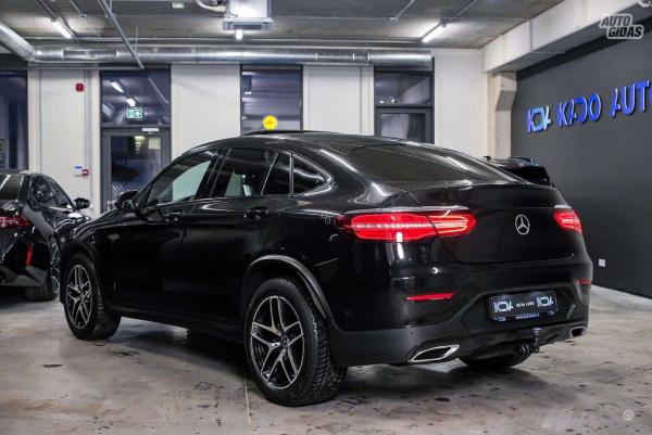 Black Mercedes-Benz GLC 350 2017 in Marijampole, with an engine capacity of 3.00 L and mileage of 205 thousand km for 29950 €, photo 8 on AUTOMOTO.COM.LV