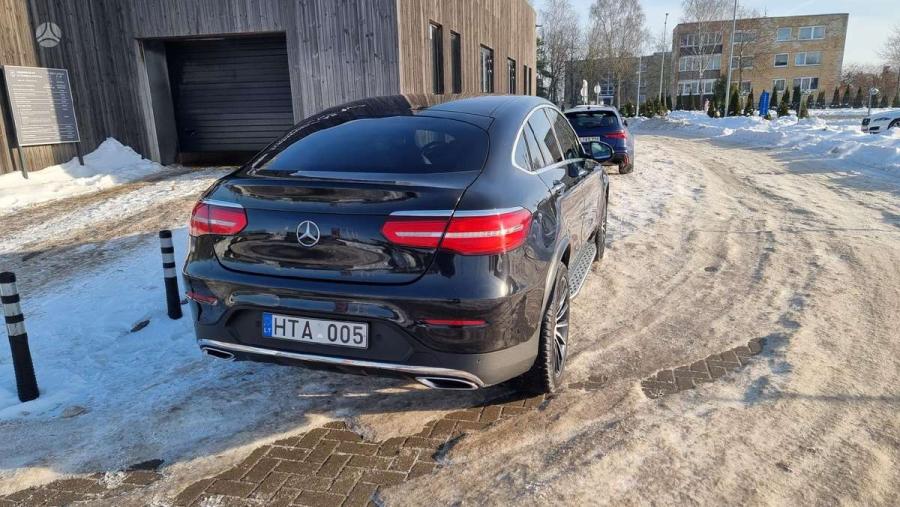 Melns Mercedes-Benz GLC 350 2017 Tauragė, ar dzinēja tilpumu 2.99 L un nobraukumu 278 tūkst. km par 24900 €, foto 3 vietnē AUTOMOTO.COM.LV
