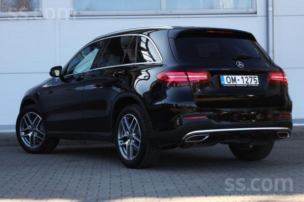 Black Mercedes-Benz GLC 350 2017 in Riga, with an engine capacity of 3.00 L and mileage of 0 thousand km for 14995 €, photo 5 on AUTOMOTO.COM.LV