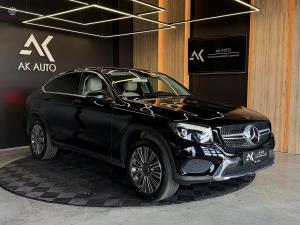 Black Mercedes-Benz GLC 350 2017 in Kaunas, with an engine capacity of 1.99 L and mileage of 104 thousand km for 27490 €, photo 3 on AUTOMOTO.COM.LV