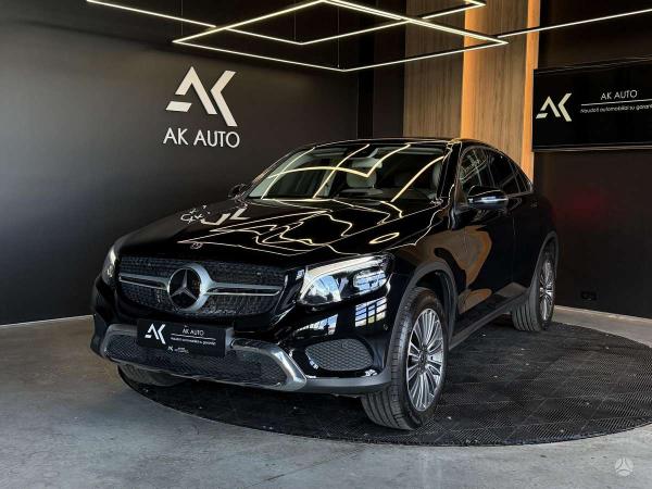 Black Mercedes-Benz GLC 350 2017 in Kaunas, with an engine capacity of 1.99 L and mileage of 104 thousand km for 27490 €, photo 5 on AUTOMOTO.COM.LV
