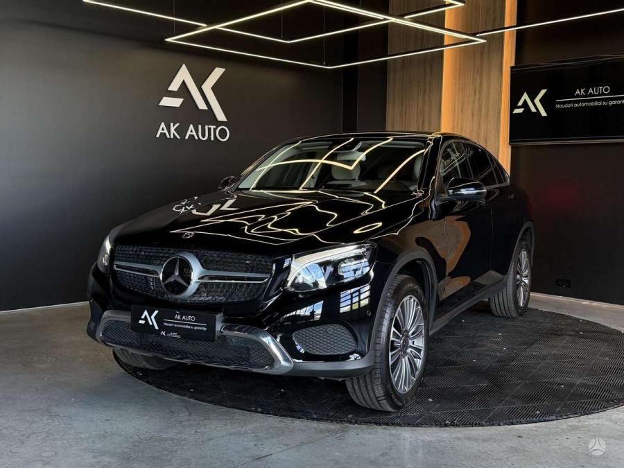 Black Mercedes-Benz GLC 350 2017 in Kaunas, with an engine capacity of 1.99 L and mileage of 104 thousand km for 27490 €, photo 6 on AUTOMOTO.COM.LV