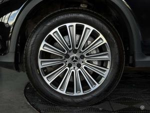Black Mercedes-Benz GLC 350 2017 in Kaunas, with an engine capacity of 1.99 L and mileage of 104 thousand km for 27490 €, photo 8 on AUTOMOTO.COM.LV