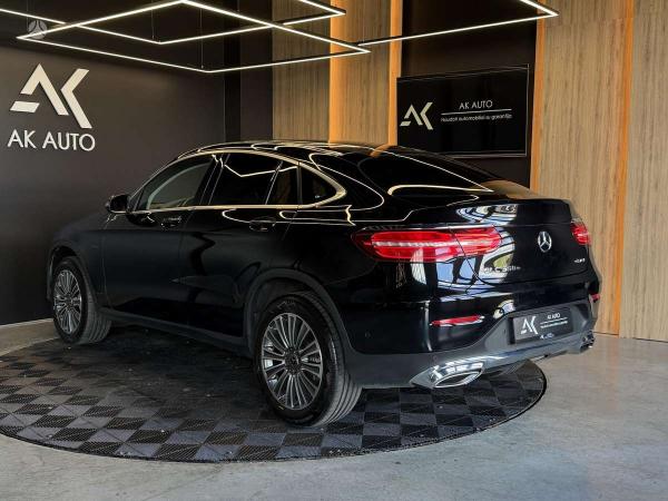 Black Mercedes-Benz GLC 350 2017 in Kaunas, with an engine capacity of 1.99 L and mileage of 104 thousand km for 27490 €, photo 8 on AUTOMOTO.COM.LV