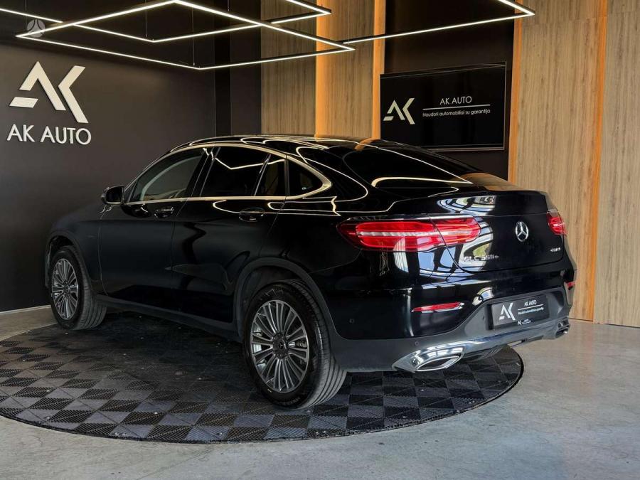 Black Mercedes-Benz GLC 350 2017 in Kaunas, with an engine capacity of 1.99 L and mileage of 104 thousand km for 27490 €, photo 9 on AUTOMOTO.COM.LV