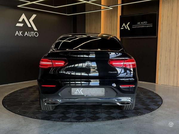Black Mercedes-Benz GLC 350 2017 in Kaunas, with an engine capacity of 1.99 L and mileage of 104 thousand km for 27490 €, photo 10 on AUTOMOTO.COM.LV