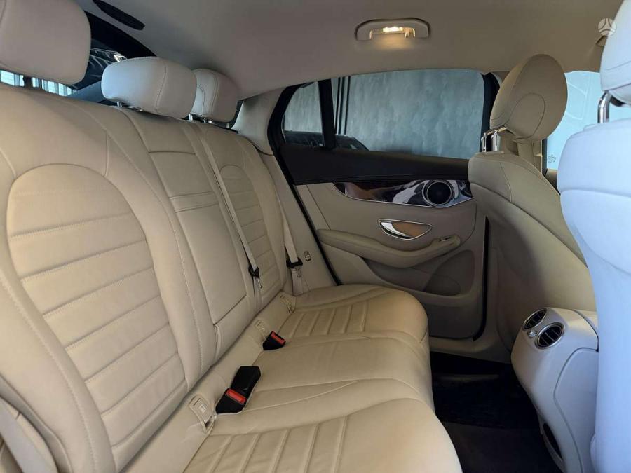 Black Mercedes-Benz GLC 350 2017 in Kaunas, with an engine capacity of 1.99 L and mileage of 104 thousand km for 27490 €, photo 28 on AUTOMOTO.COM.LV