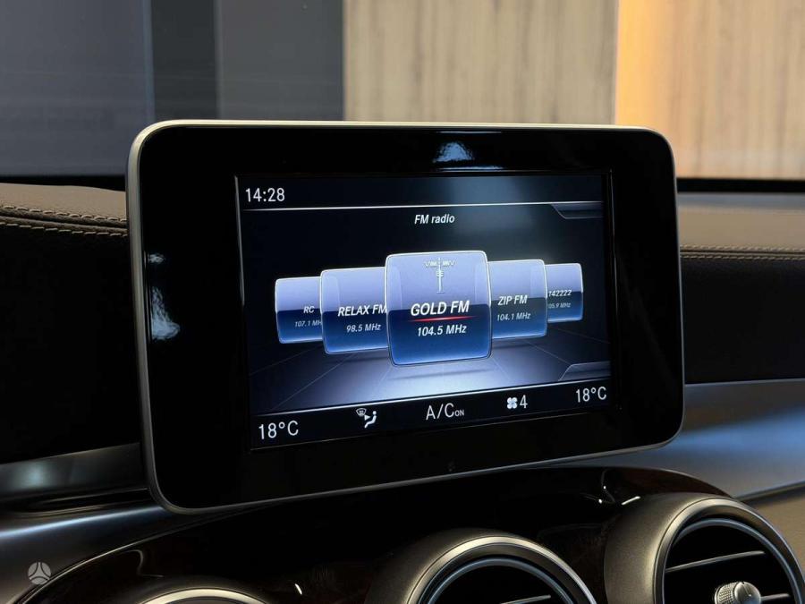 Black Mercedes-Benz GLC 350 2017 in Kaunas, with an engine capacity of 1.99 L and mileage of 104 thousand km for 27490 €, photo 32 on AUTOMOTO.COM.LV