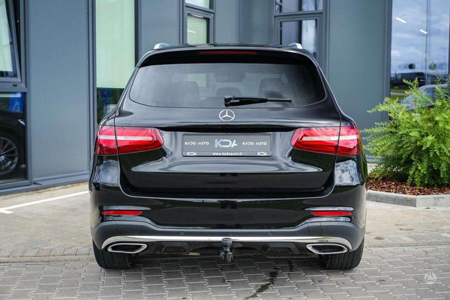Black Mercedes-Benz GLC 350 2017 in Kaunas, with an engine capacity of 2.99 L and mileage of 208 thousand km for 22950 €, photo 12 on AUTOMOTO.COM.LV