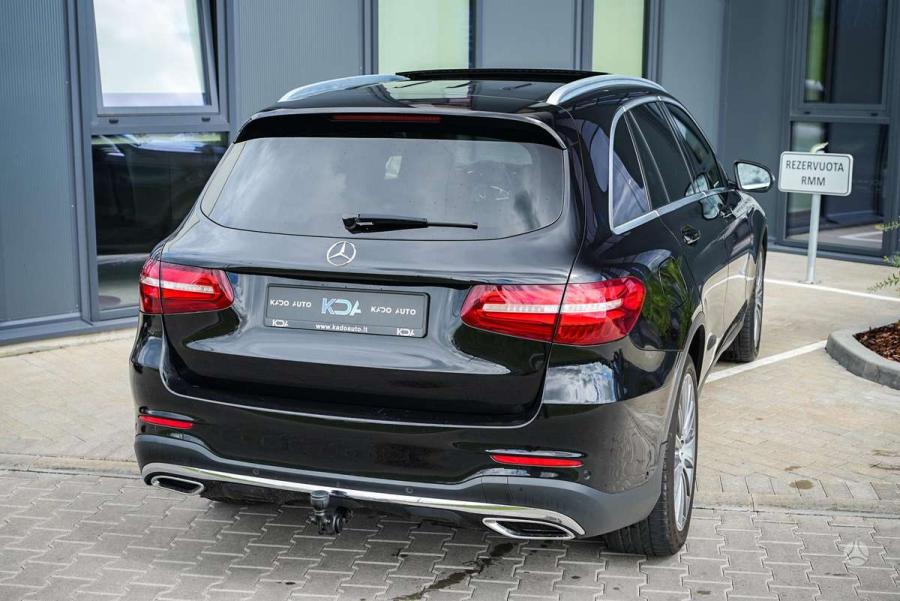 Black Mercedes-Benz GLC 350 2017 in Kaunas, with an engine capacity of 2.99 L and mileage of 208 thousand km for 22950 €, photo 13 on AUTOMOTO.COM.LV