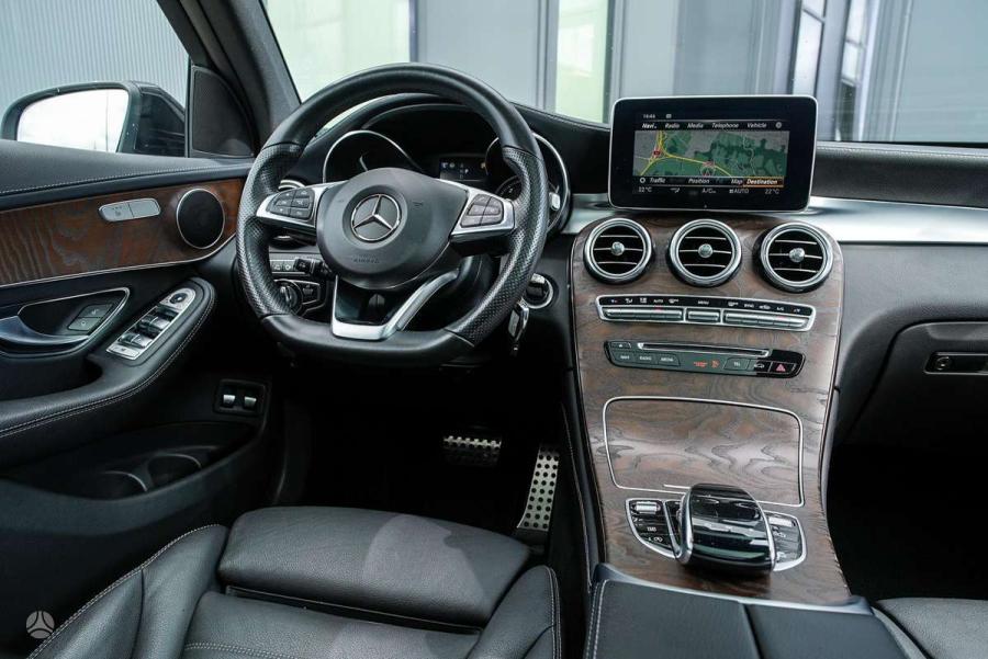 Black Mercedes-Benz GLC 350 2017 in Kaunas, with an engine capacity of 2.99 L and mileage of 208 thousand km for 22950 €, photo 18 on AUTOMOTO.COM.LV