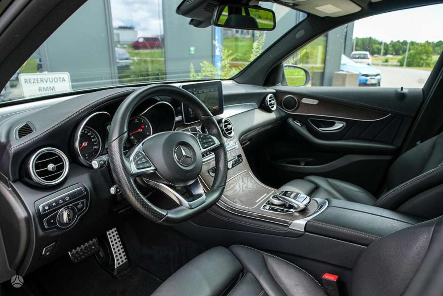 Black Mercedes-Benz GLC 350 2017 in Kaunas, with an engine capacity of 2.99 L and mileage of 208 thousand km for 22950 €, photo 25 on AUTOMOTO.COM.LV