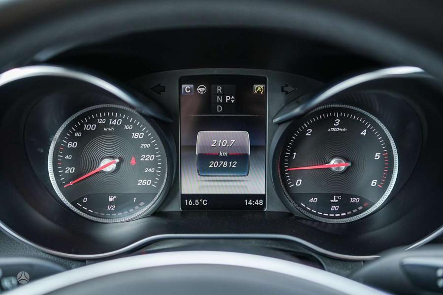 Black Mercedes-Benz GLC 350 2017 in Kaunas, with an engine capacity of 2.99 L and mileage of 208 thousand km for 22950 €, photo 28 on AUTOMOTO.COM.LV