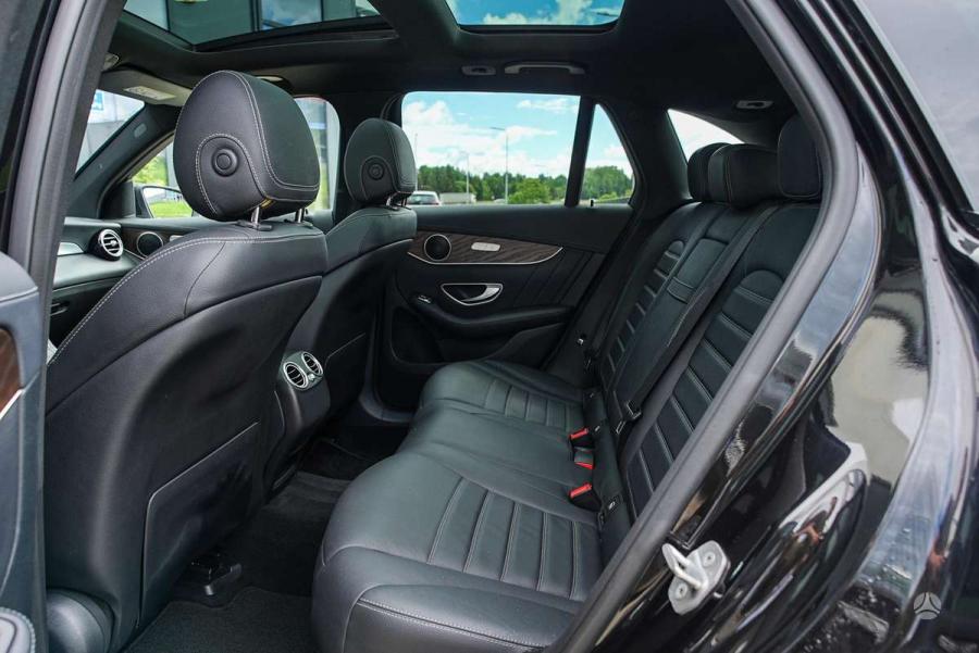 Black Mercedes-Benz GLC 350 2017 in Kaunas, with an engine capacity of 2.99 L and mileage of 208 thousand km for 22950 €, photo 36 on AUTOMOTO.COM.LV