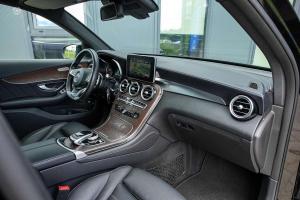 Black Mercedes-Benz GLC 350 2017 in Kaunas, with an engine capacity of 2.99 L and mileage of 208 thousand km for 22950 €, photo 41 on AUTOMOTO.COM.LV