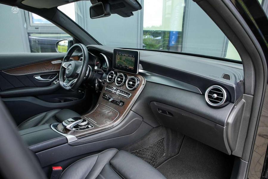 Black Mercedes-Benz GLC 350 2017 in Kaunas, with an engine capacity of 2.99 L and mileage of 208 thousand km for 22950 €, photo 41 on AUTOMOTO.COM.LV