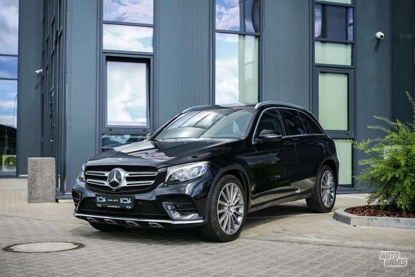 Black Mercedes-Benz GLC 350 2017 in Kaunas, with an engine capacity of 3.00 L and mileage of 208 thousand km for 22950 €, photo 2 on AUTOMOTO.COM.LV