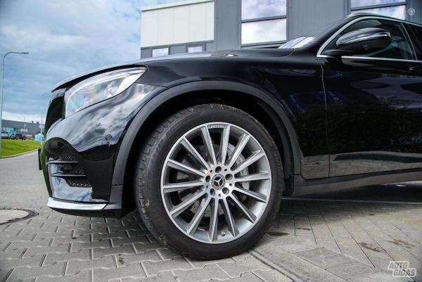Black Mercedes-Benz GLC 350 2017 in Kaunas, with an engine capacity of 3.00 L and mileage of 208 thousand km for 22950 €, photo 6 on AUTOMOTO.COM.LV