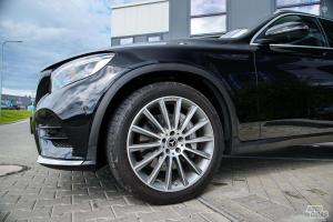 Black Mercedes-Benz GLC 350 2017 in Kaunas, with an engine capacity of 3.00 L and mileage of 208 thousand km for 22950 €, photo 7 on AUTOMOTO.COM.LV