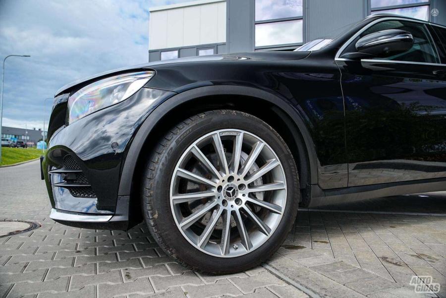 Black Mercedes-Benz GLC 350 2017 in Kaunas, with an engine capacity of 3.00 L and mileage of 208 thousand km for 22950 €, photo 7 on AUTOMOTO.COM.LV