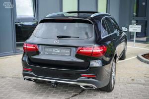 Black Mercedes-Benz GLC 350 2017 in Kaunas, with an engine capacity of 3.00 L and mileage of 208 thousand km for 22950 €, photo 13 on AUTOMOTO.COM.LV