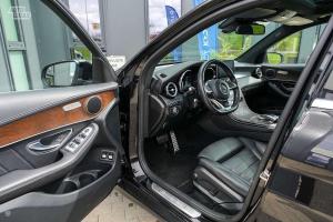 Black Mercedes-Benz GLC 350 2017 in Kaunas, with an engine capacity of 3.00 L and mileage of 208 thousand km for 22950 €, photo 23 on AUTOMOTO.COM.LV