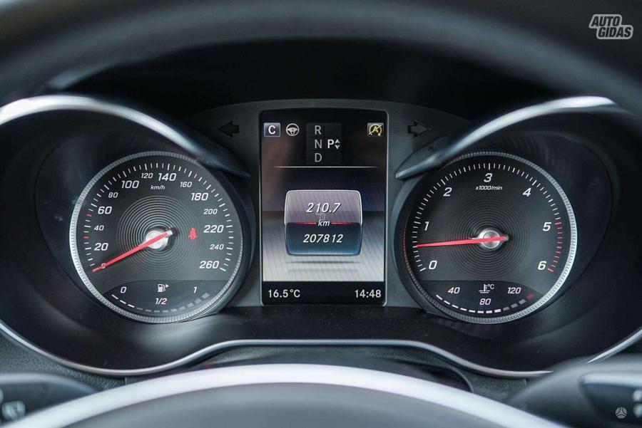 Black Mercedes-Benz GLC 350 2017 in Kaunas, with an engine capacity of 3.00 L and mileage of 208 thousand km for 22950 €, photo 28 on AUTOMOTO.COM.LV