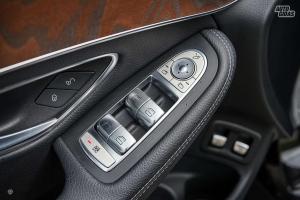 Black Mercedes-Benz GLC 350 2017 in Kaunas, with an engine capacity of 3.00 L and mileage of 208 thousand km for 22950 €, photo 33 on AUTOMOTO.COM.LV