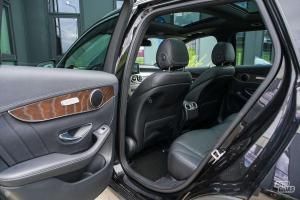 Black Mercedes-Benz GLC 350 2017 in Kaunas, with an engine capacity of 3.00 L and mileage of 208 thousand km for 22950 €, photo 35 on AUTOMOTO.COM.LV