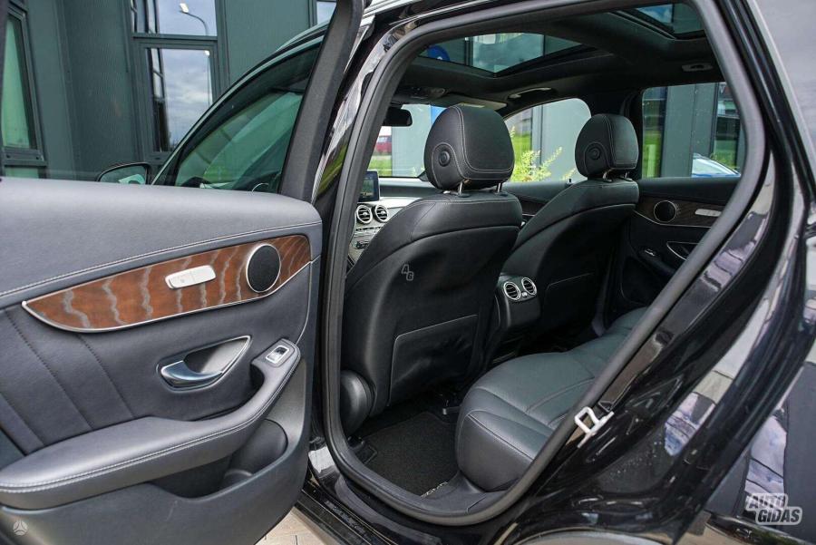 Black Mercedes-Benz GLC 350 2017 in Kaunas, with an engine capacity of 3.00 L and mileage of 208 thousand km for 22950 €, photo 35 on AUTOMOTO.COM.LV