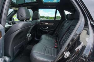Black Mercedes-Benz GLC 350 2017 in Kaunas, with an engine capacity of 3.00 L and mileage of 208 thousand km for 22950 €, photo 36 on AUTOMOTO.COM.LV
