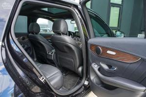 Black Mercedes-Benz GLC 350 2017 in Kaunas, with an engine capacity of 3.00 L and mileage of 208 thousand km for 22950 €, photo 37 on AUTOMOTO.COM.LV
