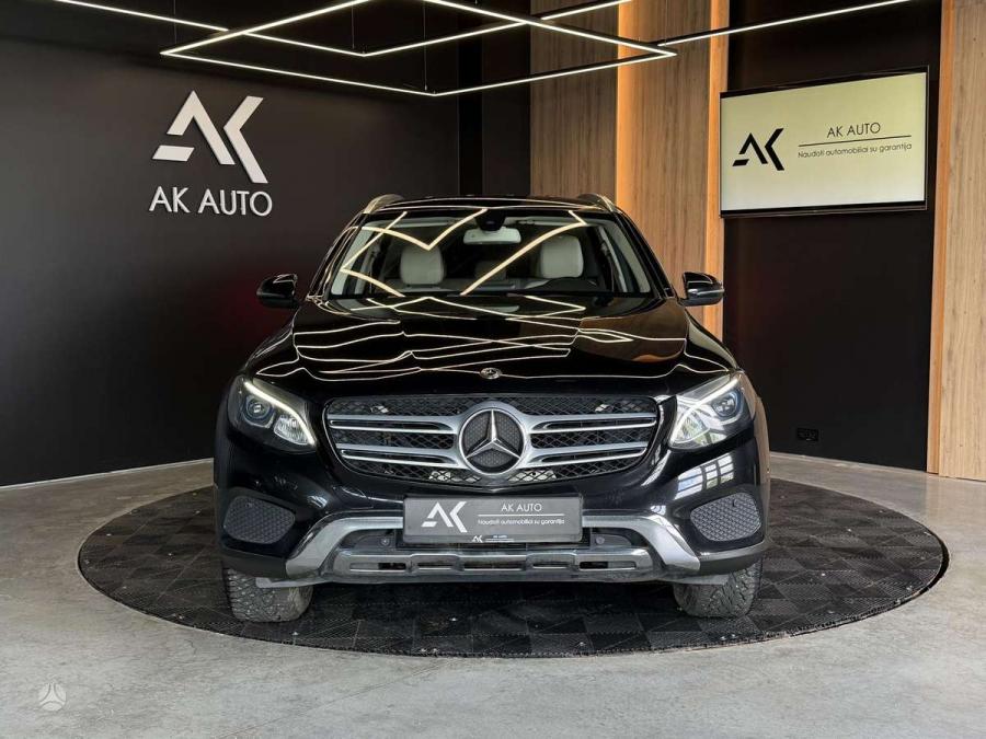 Melns Mercedes-Benz GLC 350 2017 Kauņa, ar dzinēja tilpumu 1.99 L un nobraukumu 169 tūkst. km par 19990 €, foto 5 vietnē AUTOMOTO.COM.LV