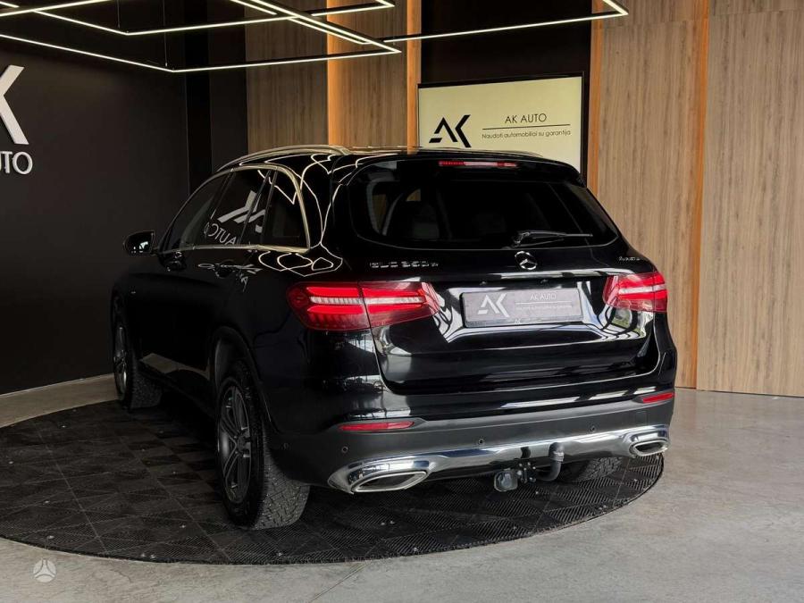 Melns Mercedes-Benz GLC 350 2017 Kauņa, ar dzinēja tilpumu 1.99 L un nobraukumu 169 tūkst. km par 19990 €, foto 9 vietnē AUTOMOTO.COM.LV