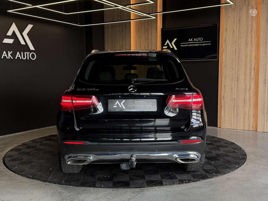 Melns Mercedes-Benz GLC 350 2017 Kauņa, ar dzinēja tilpumu 1.99 L un nobraukumu 169 tūkst. km par 19990 €, foto 10 vietnē AUTOMOTO.COM.LV