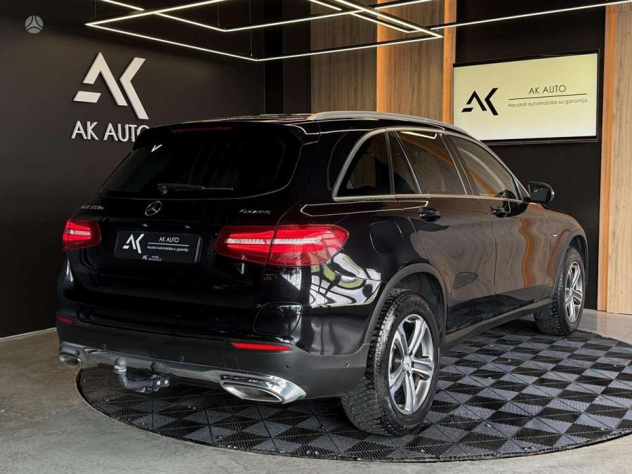 Melns Mercedes-Benz GLC 350 2017 Kauņa, ar dzinēja tilpumu 1.99 L un nobraukumu 169 tūkst. km par 19990 €, foto 11 vietnē AUTOMOTO.COM.LV