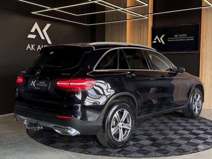 Melns Mercedes-Benz GLC 350 2017 Kauņa, ar dzinēja tilpumu 1.99 L un nobraukumu 169 tūkst. km par 19990 €, foto 12 vietnē AUTOMOTO.COM.LV