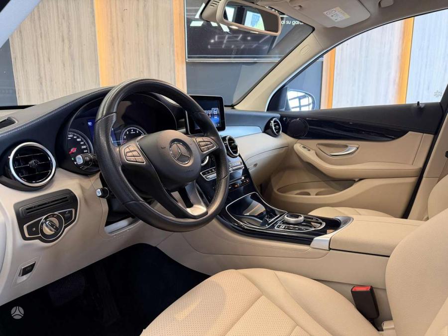 Melns Mercedes-Benz GLC 350 2017 Kauņa, ar dzinēja tilpumu 1.99 L un nobraukumu 169 tūkst. km par 19990 €, foto 13 vietnē AUTOMOTO.COM.LV
