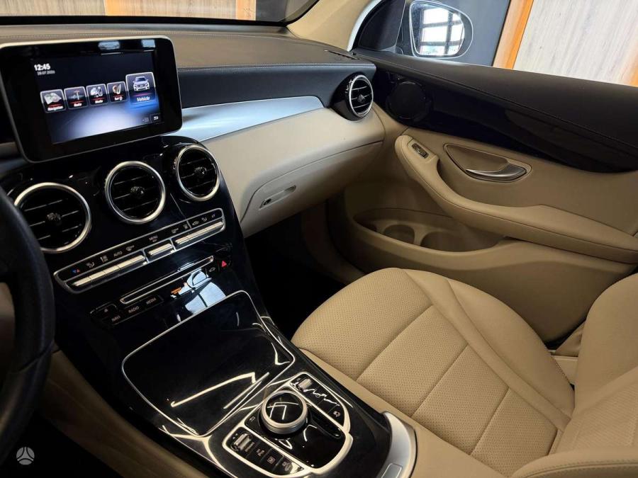 Melns Mercedes-Benz GLC 350 2017 Kauņa, ar dzinēja tilpumu 1.99 L un nobraukumu 169 tūkst. km par 19990 €, foto 19 vietnē AUTOMOTO.COM.LV