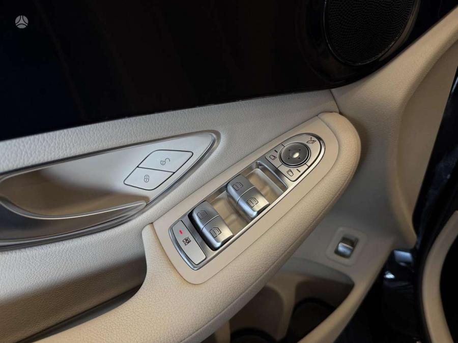 Melns Mercedes-Benz GLC 350 2017 Kauņa, ar dzinēja tilpumu 1.99 L un nobraukumu 169 tūkst. km par 19990 €, foto 23 vietnē AUTOMOTO.COM.LV