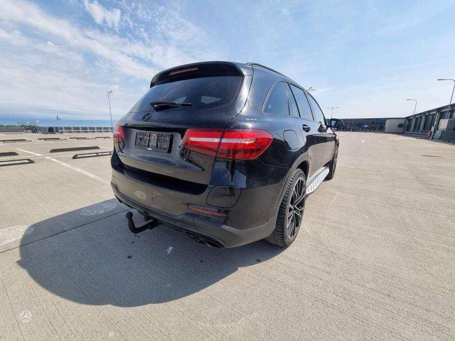 Melns Mercedes-Benz GLC 350 2017 Kauņa, ar dzinēja tilpumu 1.99 L un nobraukumu 193 tūkst. km par 19900 €, foto 6 vietnē AUTOMOTO.COM.LV