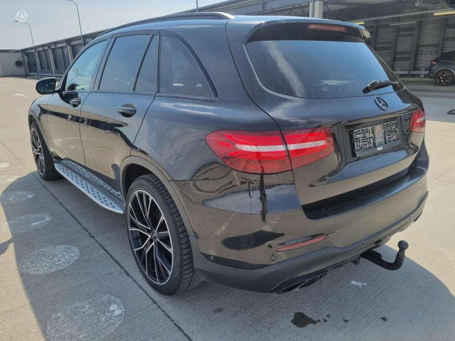 Melns Mercedes-Benz GLC 350 2017 Kauņa, ar dzinēja tilpumu 1.99 L un nobraukumu 193 tūkst. km par 19900 €, foto 7 vietnē AUTOMOTO.COM.LV